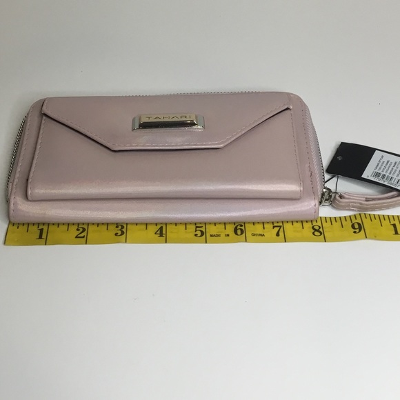Tahari | Accessories | Tahari Wallet | Poshmark